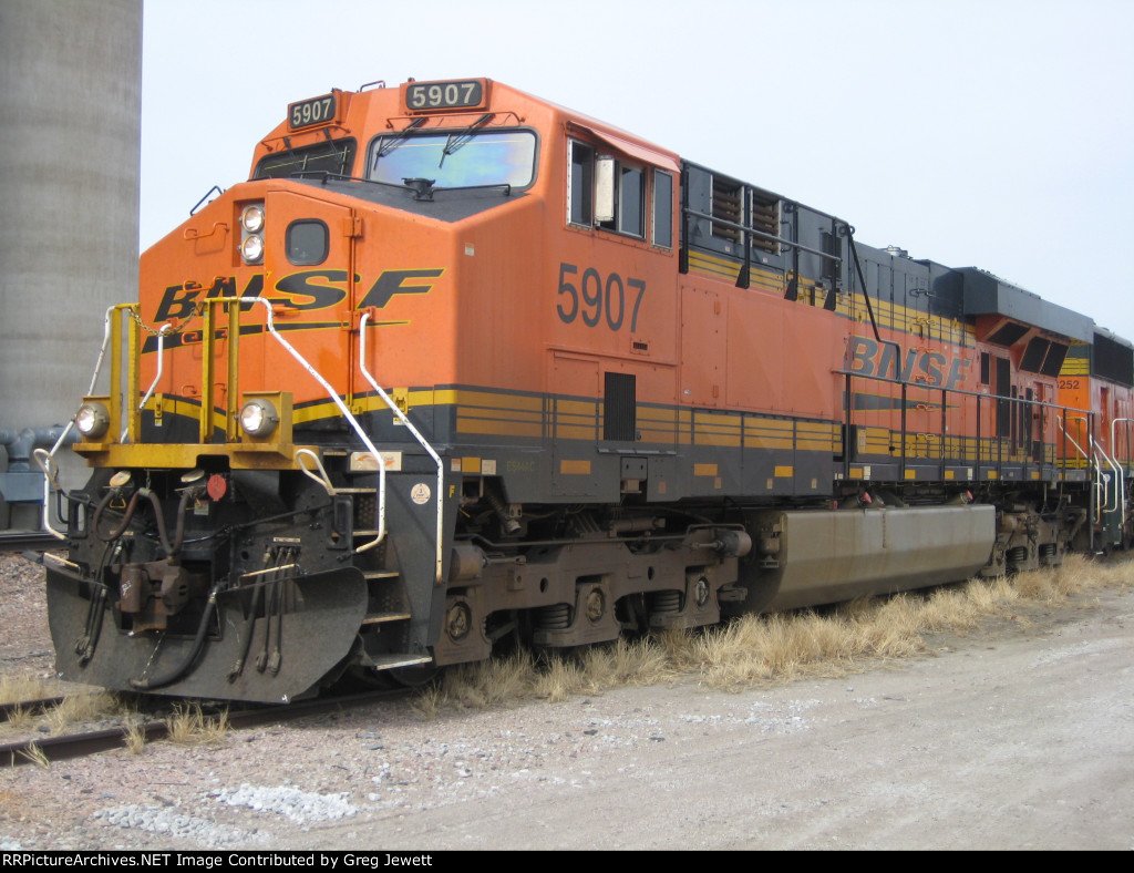 BNSF 5907